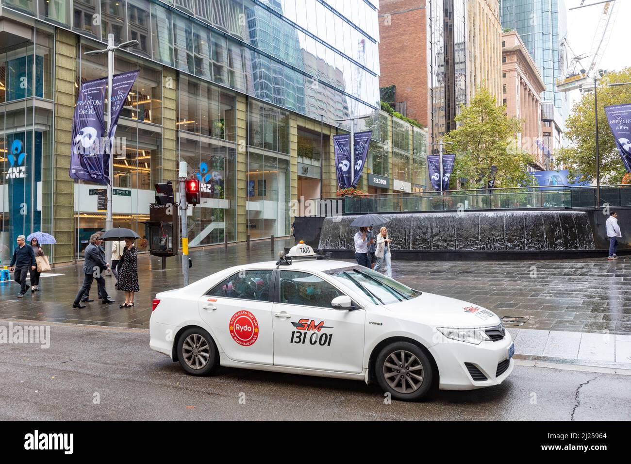 Australian taxi in Sydney city centre,NSW,Australia Stock Photo - Alamy