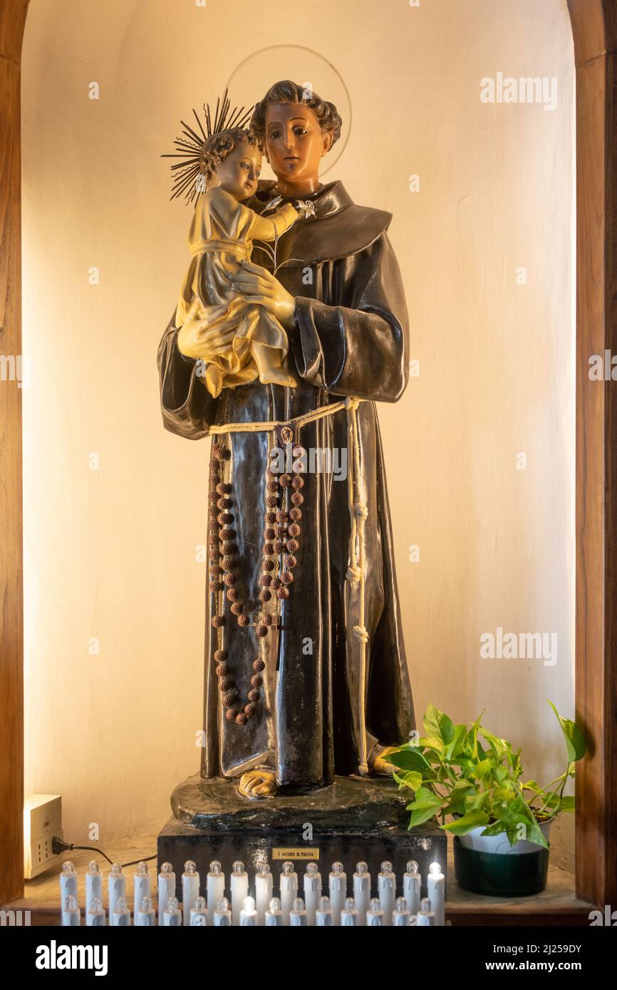 Religious statue of Saint Anthony of Padua Stock Photo - Alamy