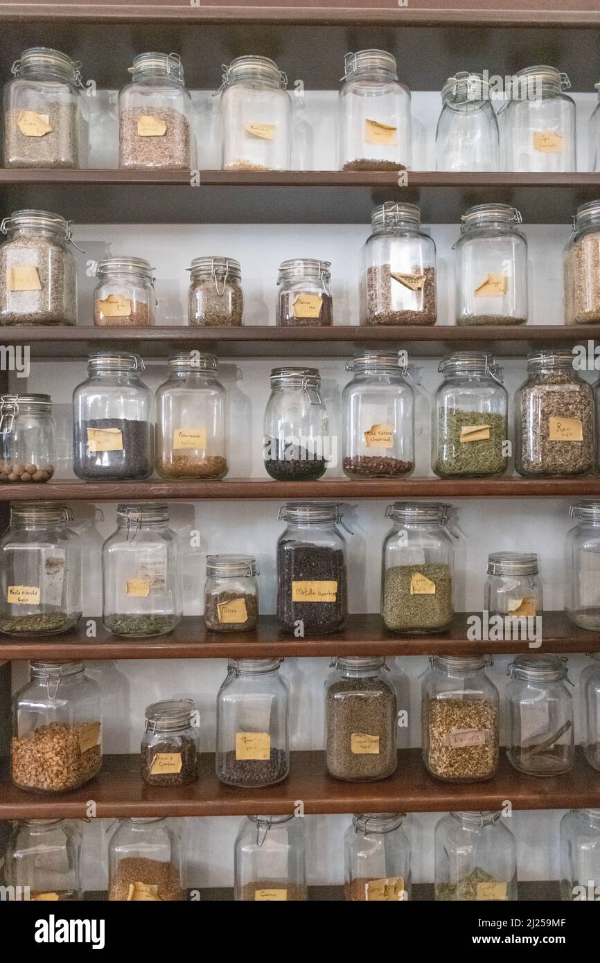 Medieval herb garden hi-res stock photography and images - Alamy