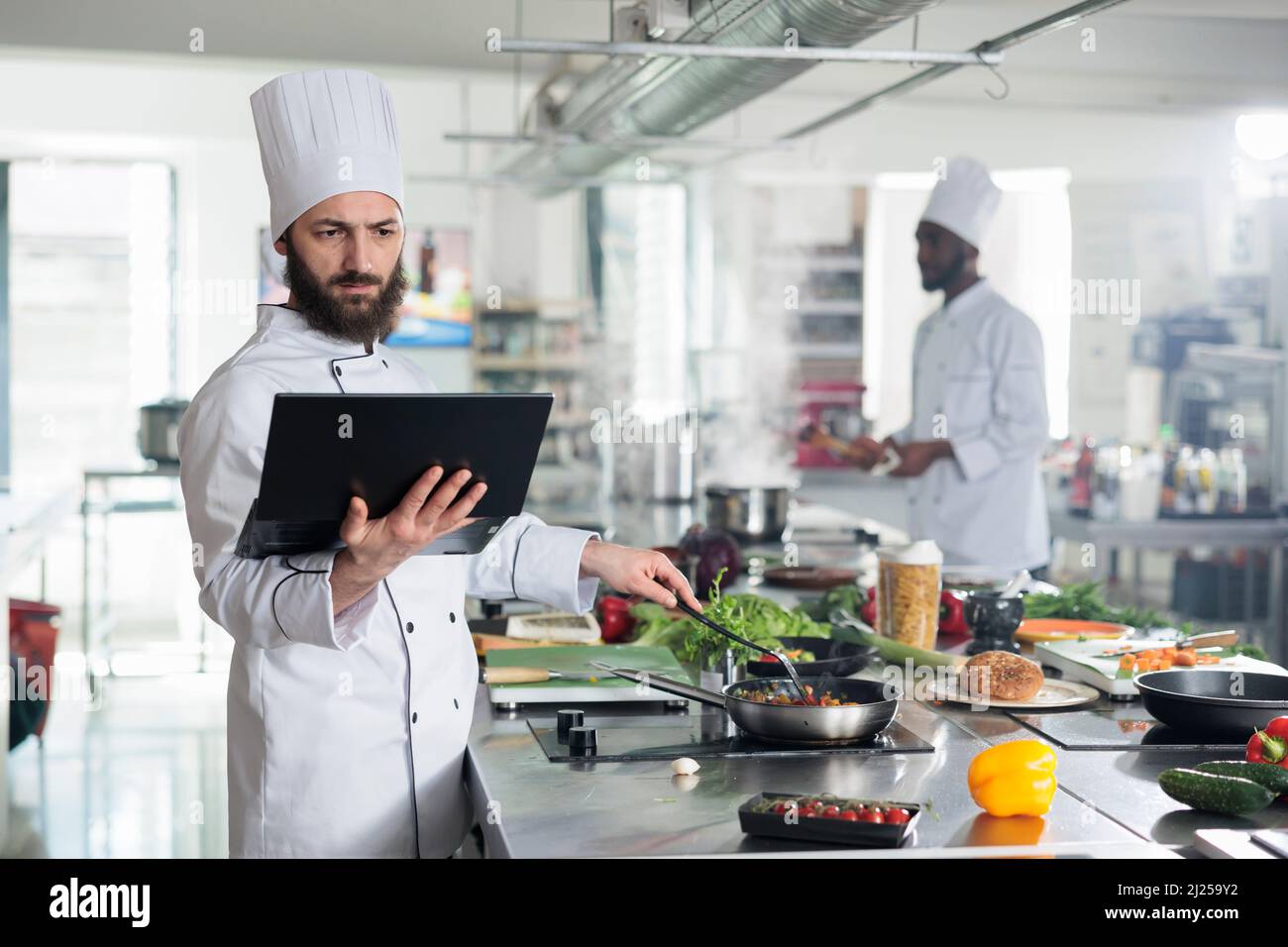 Head chef and screen hi-res stock photography and images - Alamy