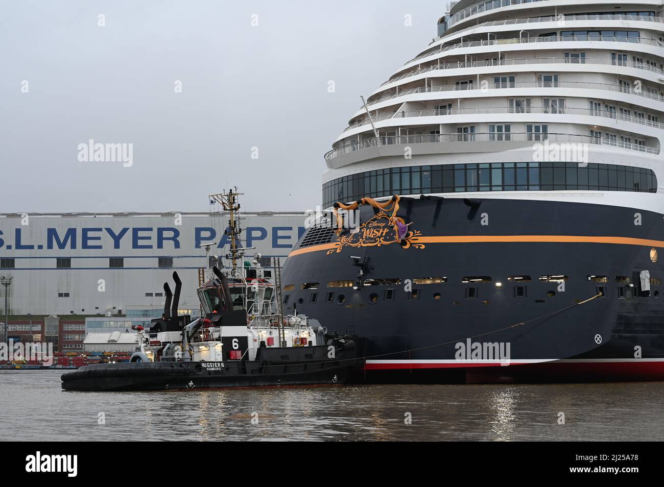 Papenburg, Germany. 30th Mar, 2022. The newly built cruise ship "Disney ...