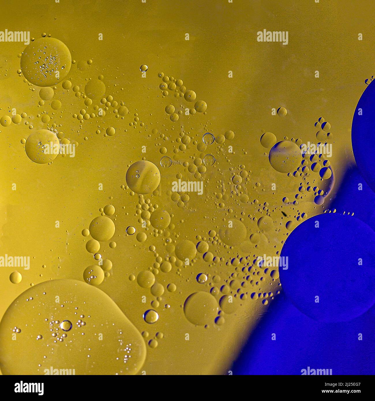 Oil underwater hi-res stock photography and images - Alamy