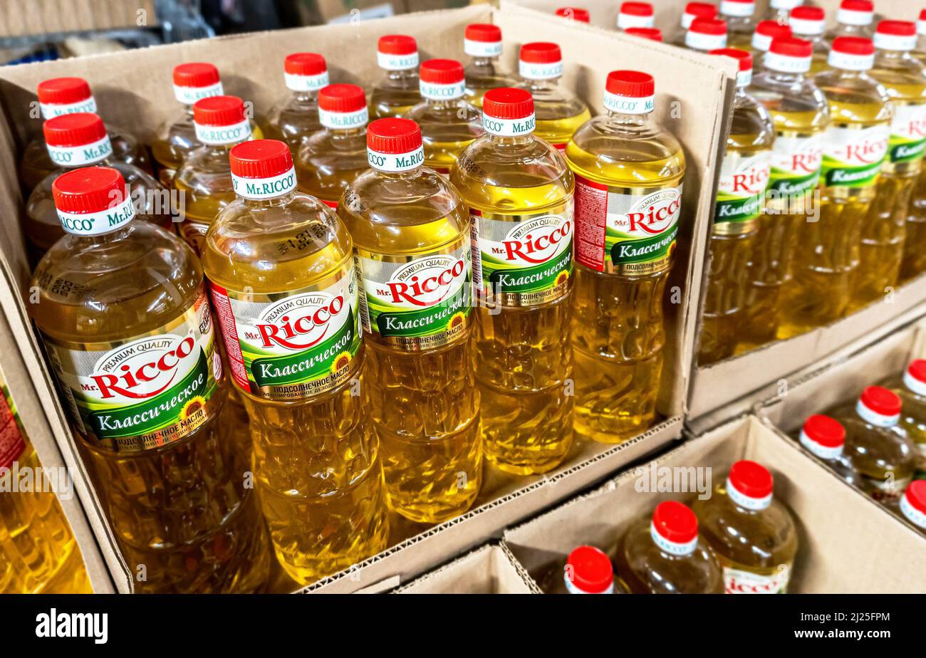 Bottled sunflower oils hi-res stock photography and images - Alamy