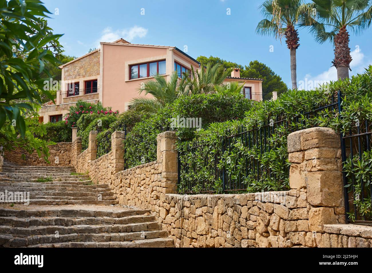 Stone house in mallorca hi-res stock photography and images - Alamy
