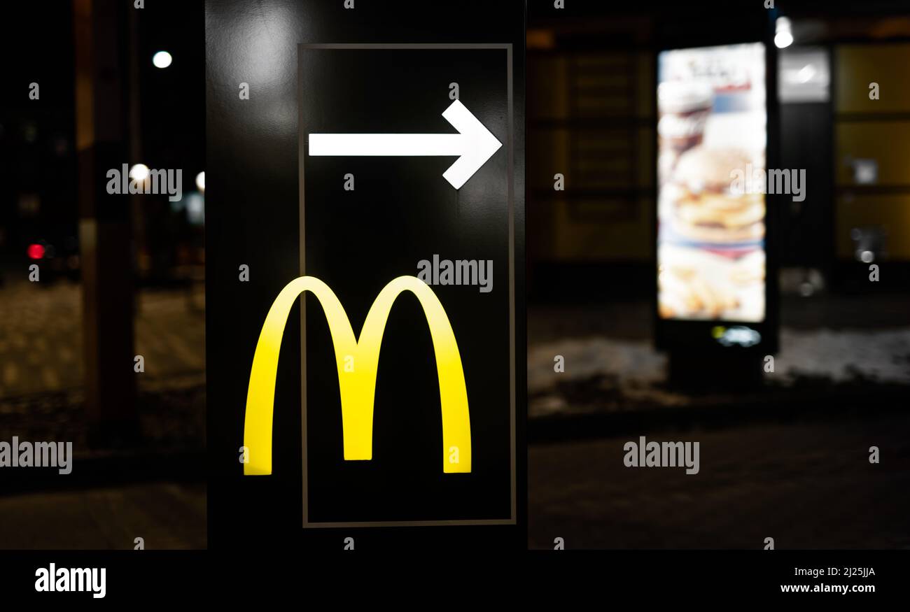 Signboard of McDonalds restaurant Stock Photo - Alamy