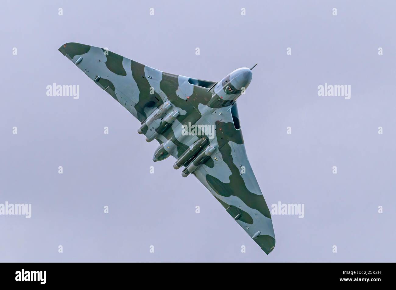 AVRO VULCAN XH558, RAF COLD WAR BOMBER Stock Photo - Alamy