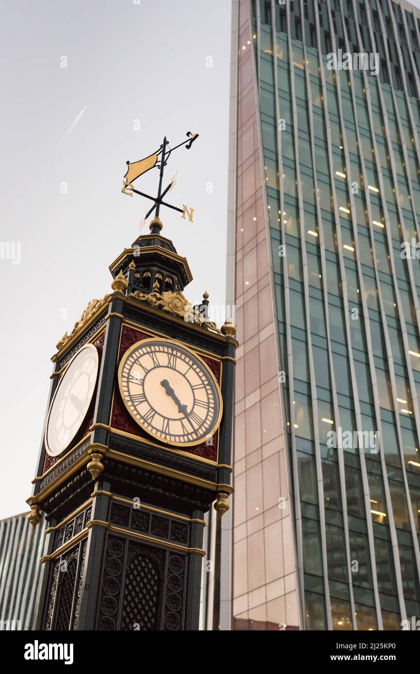 Big ben miniature hi-res stock photography and images - Alamy