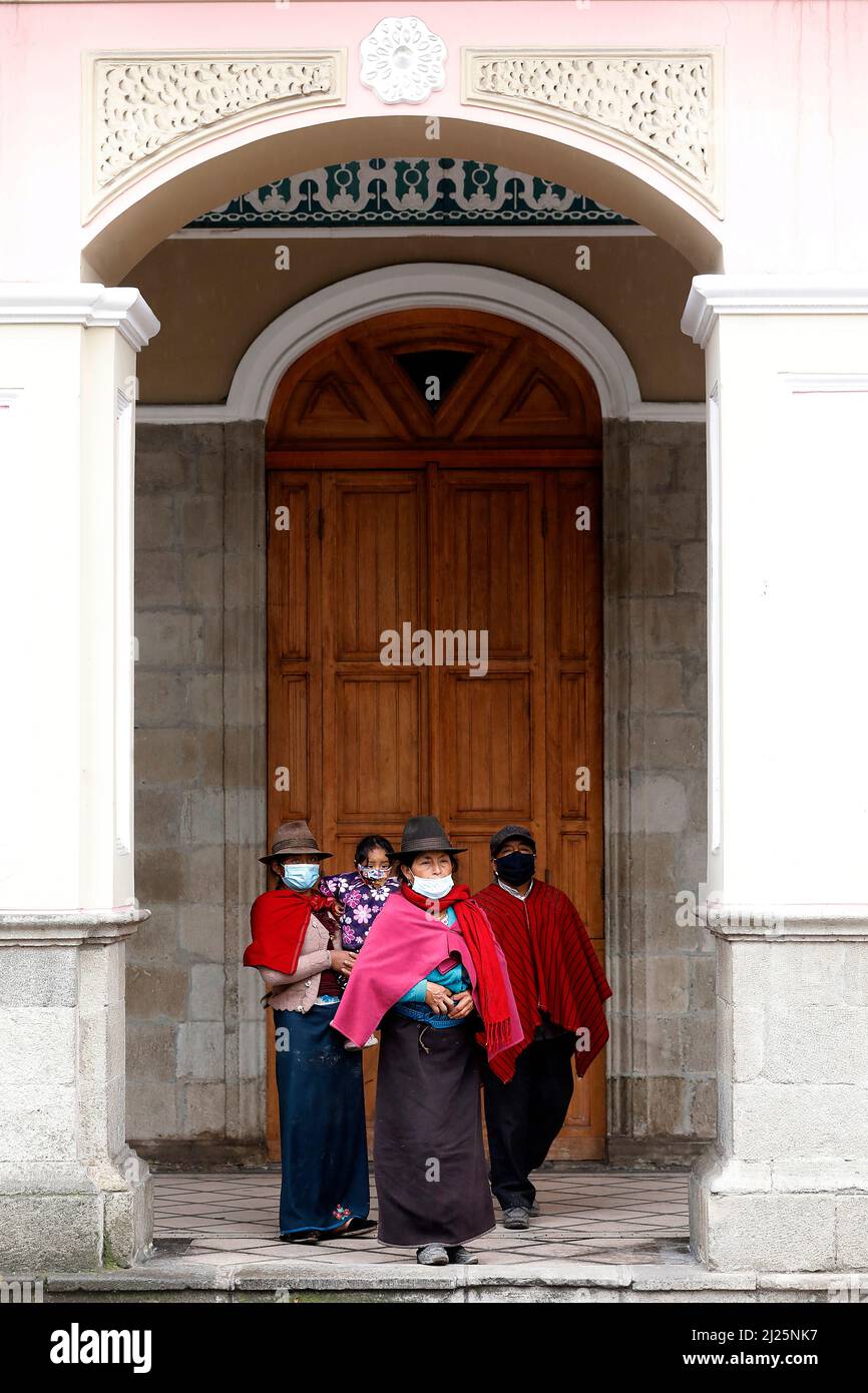 Indigenous Ecuadorians wearing face masks in Riobamba, Ecuador Stock ...