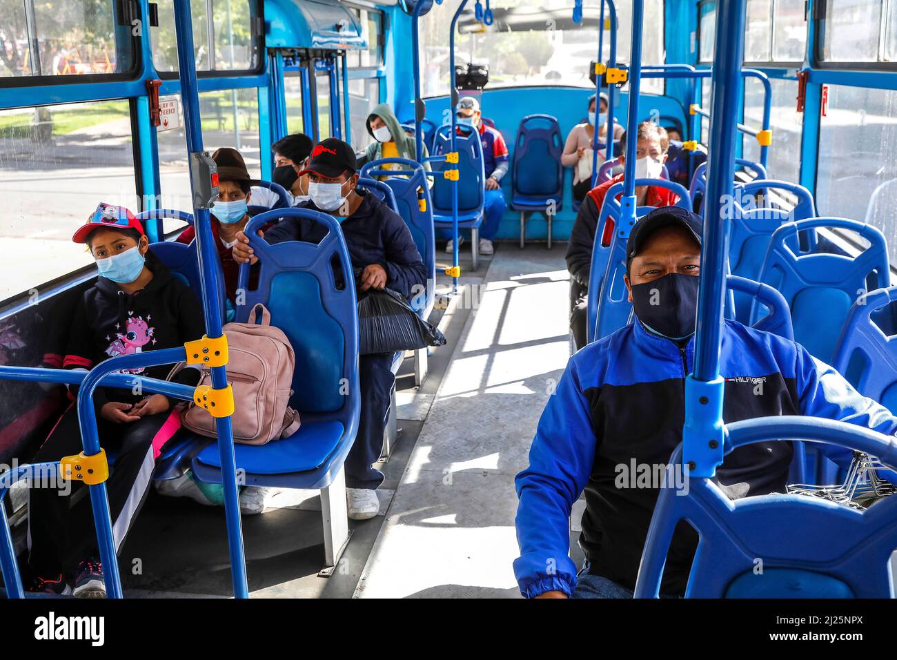 Bus in ecuador hi-res stock photography and images - Alamy