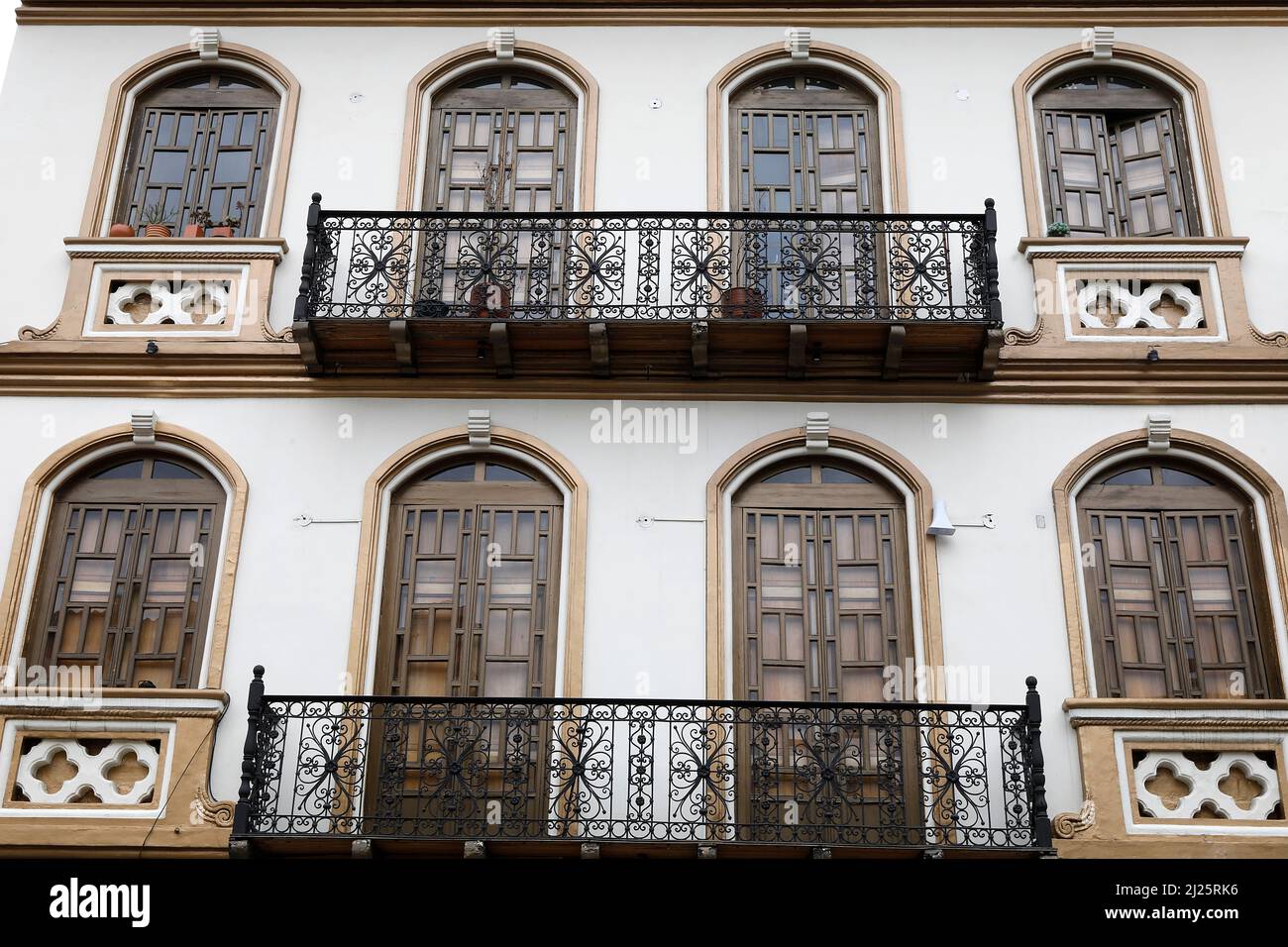 Heritage building in Cuenca, Ecuador Stock Photo - Alamy