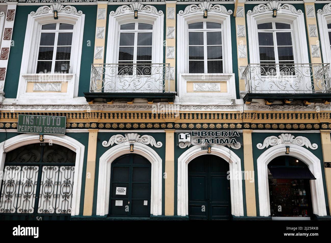 Heritage building in Cuenca, Ecuador Stock Photo - Alamy