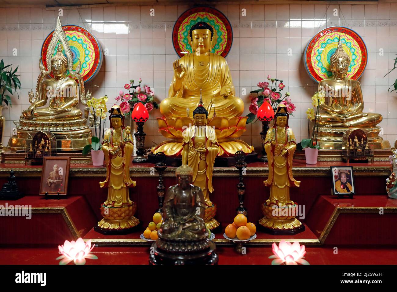 Teochew chinese taoist temple. Main altar with Buddha statues Stock ...