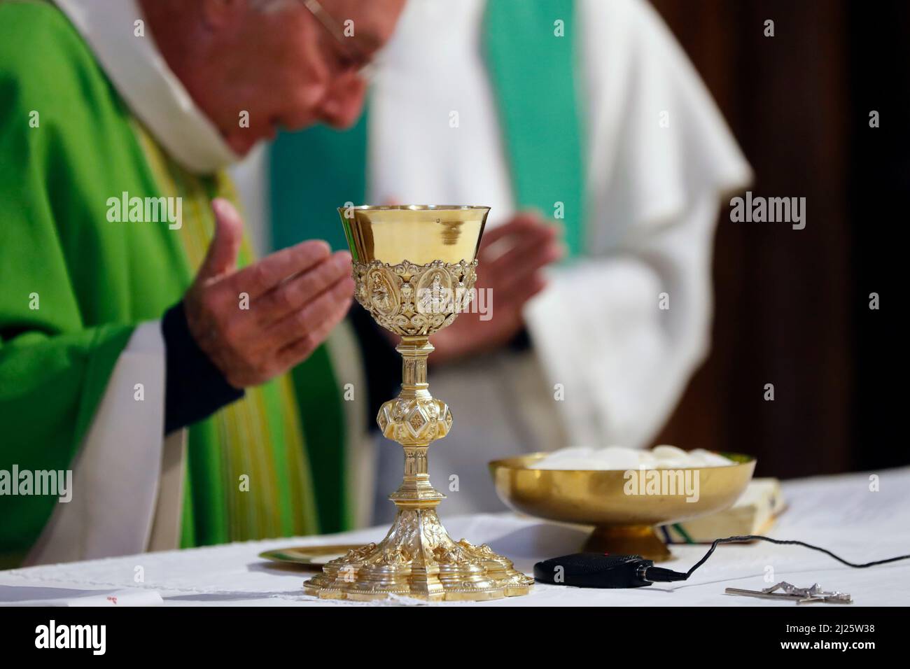 Catholic church. Eucharist celebration. Catholic mass Stock Photo - Alamy