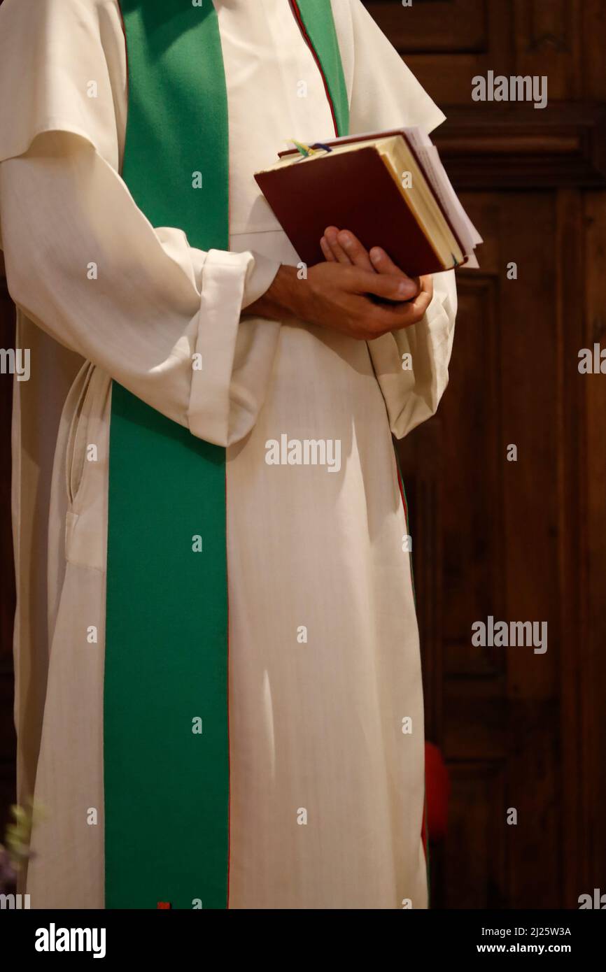 Catholic church. Catholic mass. Priest Stock Photo - Alamy