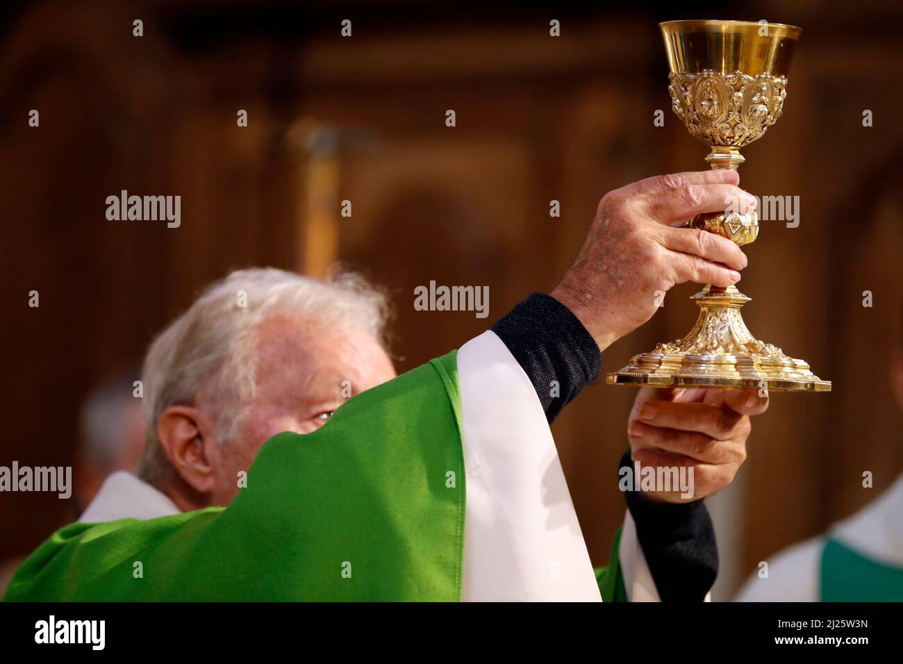 Catholic church. Eucharist celebration. Catholic mass Stock Photo - Alamy