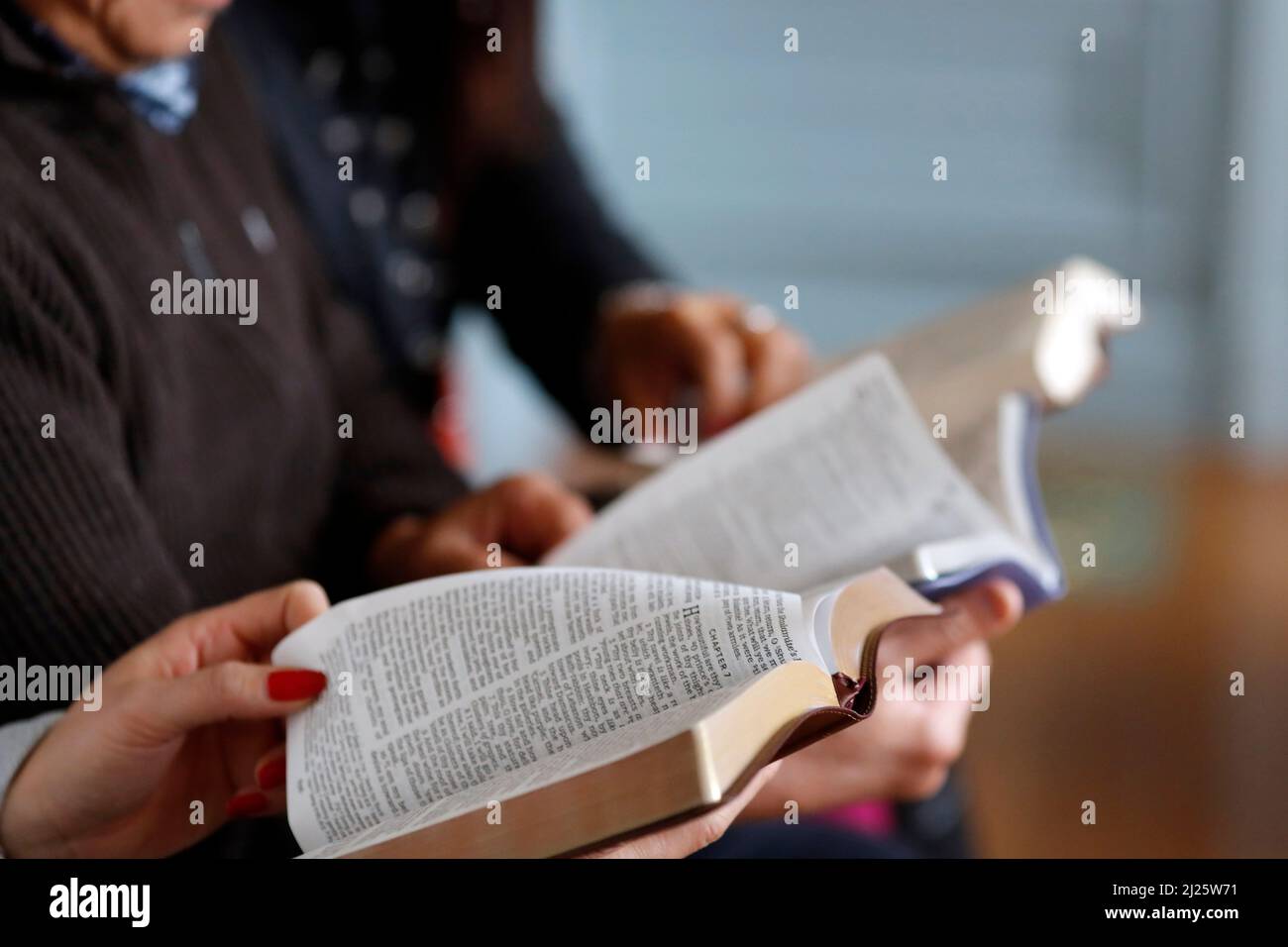 Group of christians reading the bible. Bible study Stock Photo - Alamy