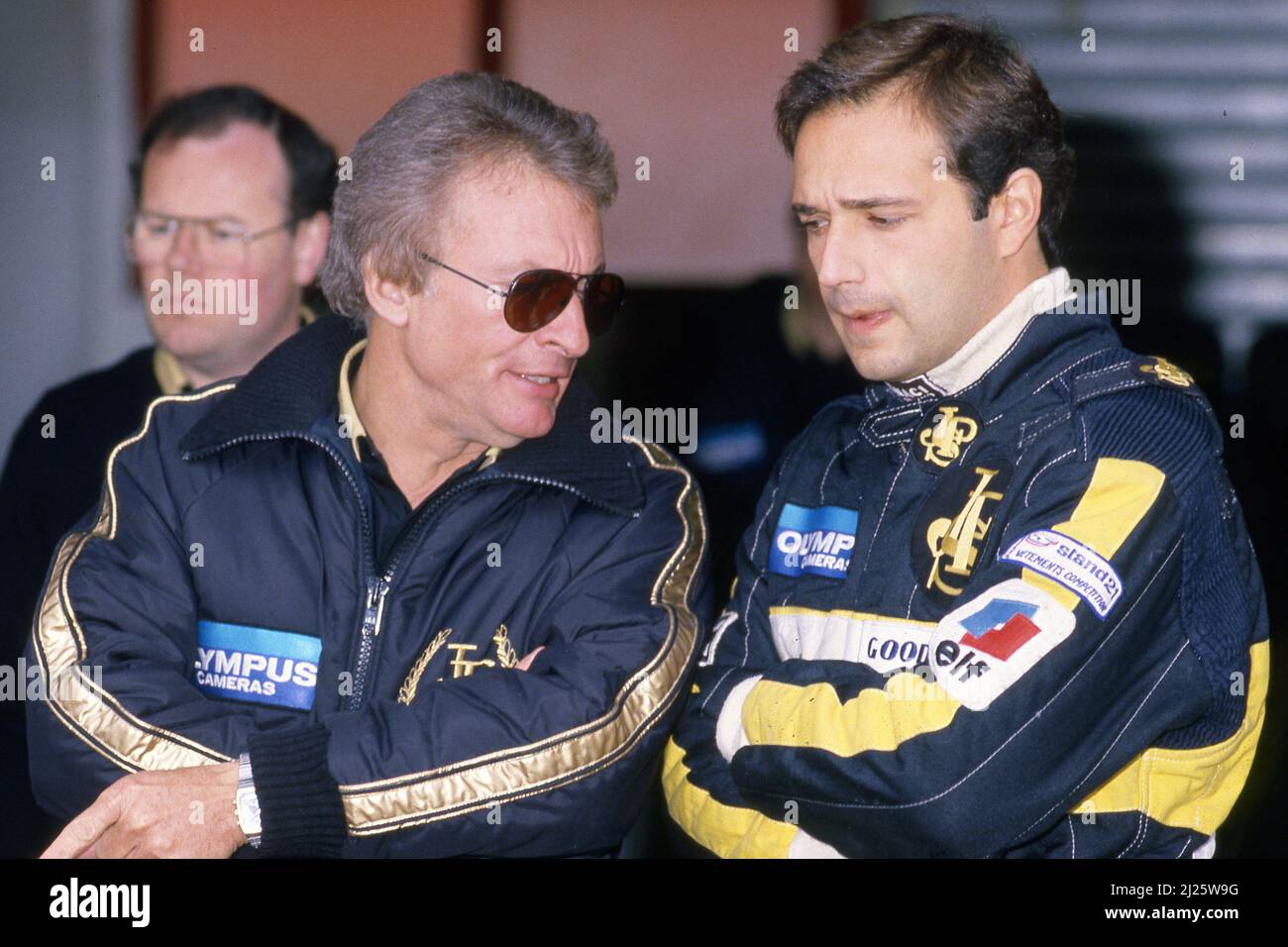 Elio de Angelis (ITA) Lotus talks with Gerard Ducarouge Stock Photo - Alamy