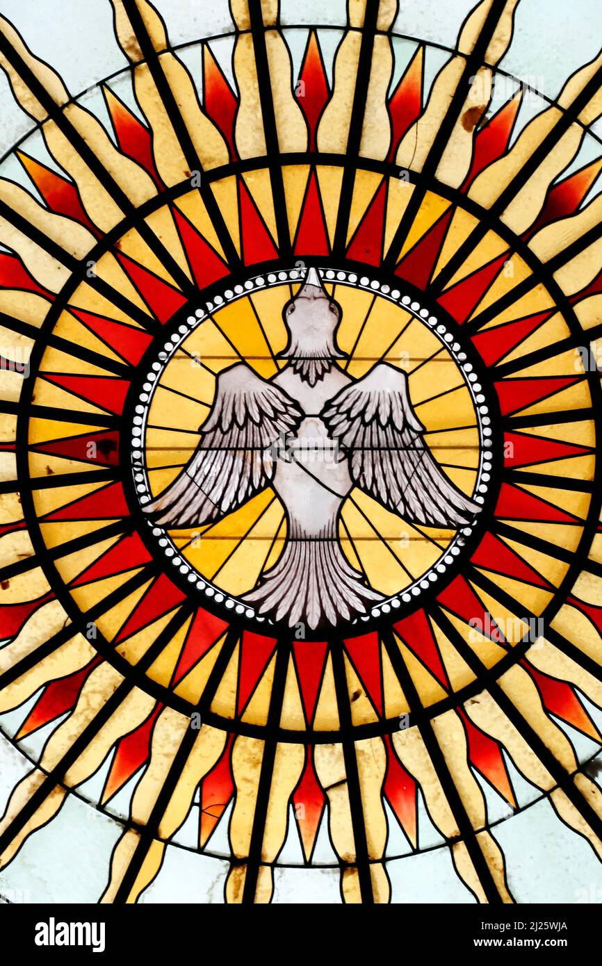 Holy spirit dove stained glass hi-res stock photography and images - Alamy