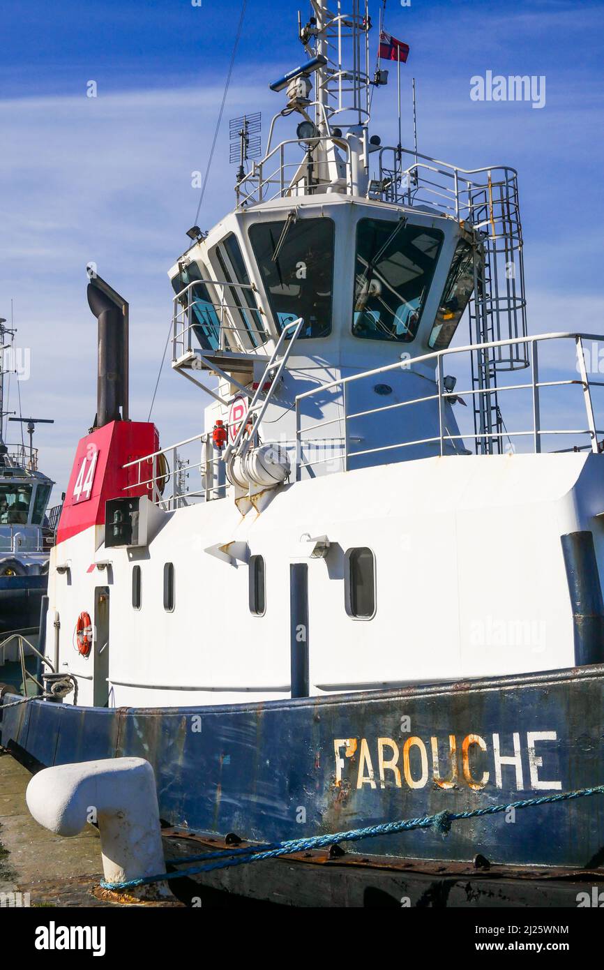 Tug, Dunkirk harbor, Dunkirk, Nord, Hauts-de-France, France Stock Photo ...
