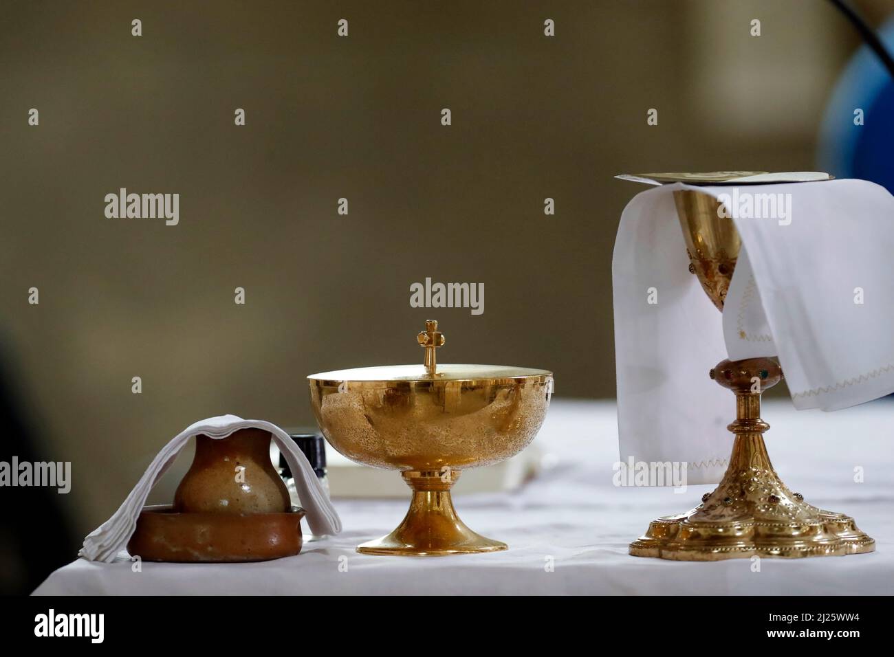 Eucharist table in church. Catholic mass Stock Photo - Alamy