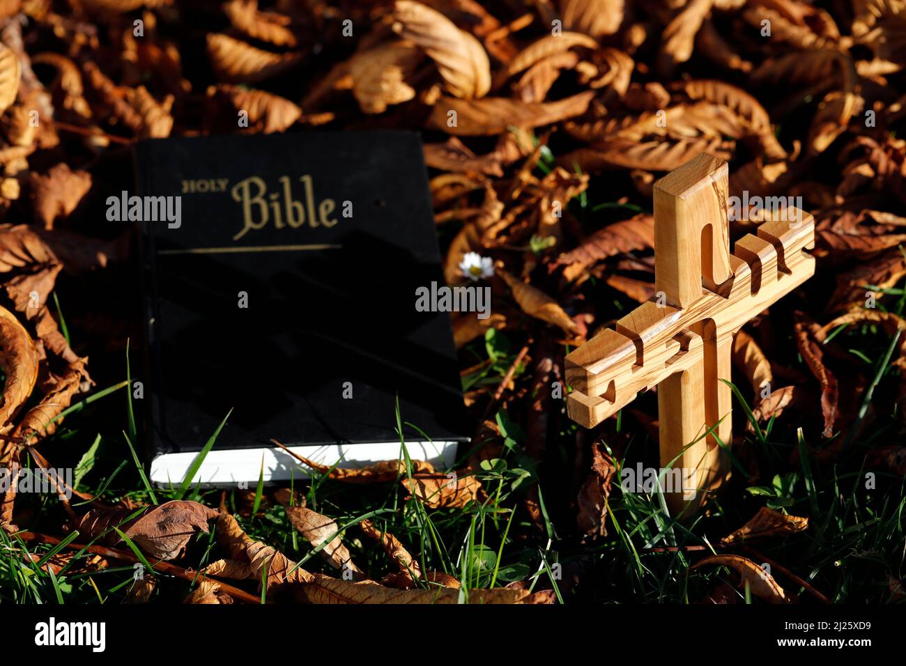 Fallen symbole hi-res stock photography and images - Alamy