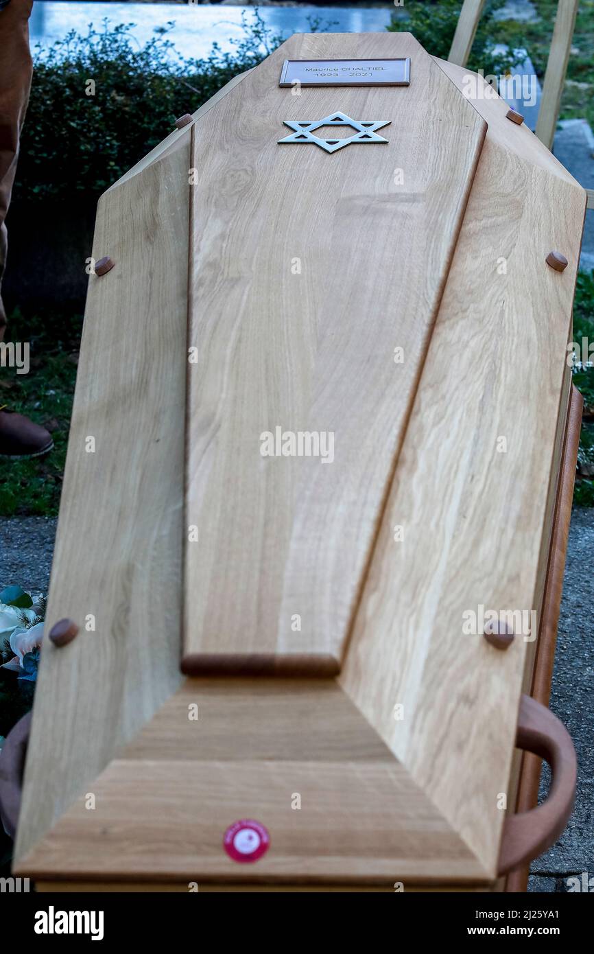Funeral in Nanterre, France. Coffin Stock Photo - Alamy