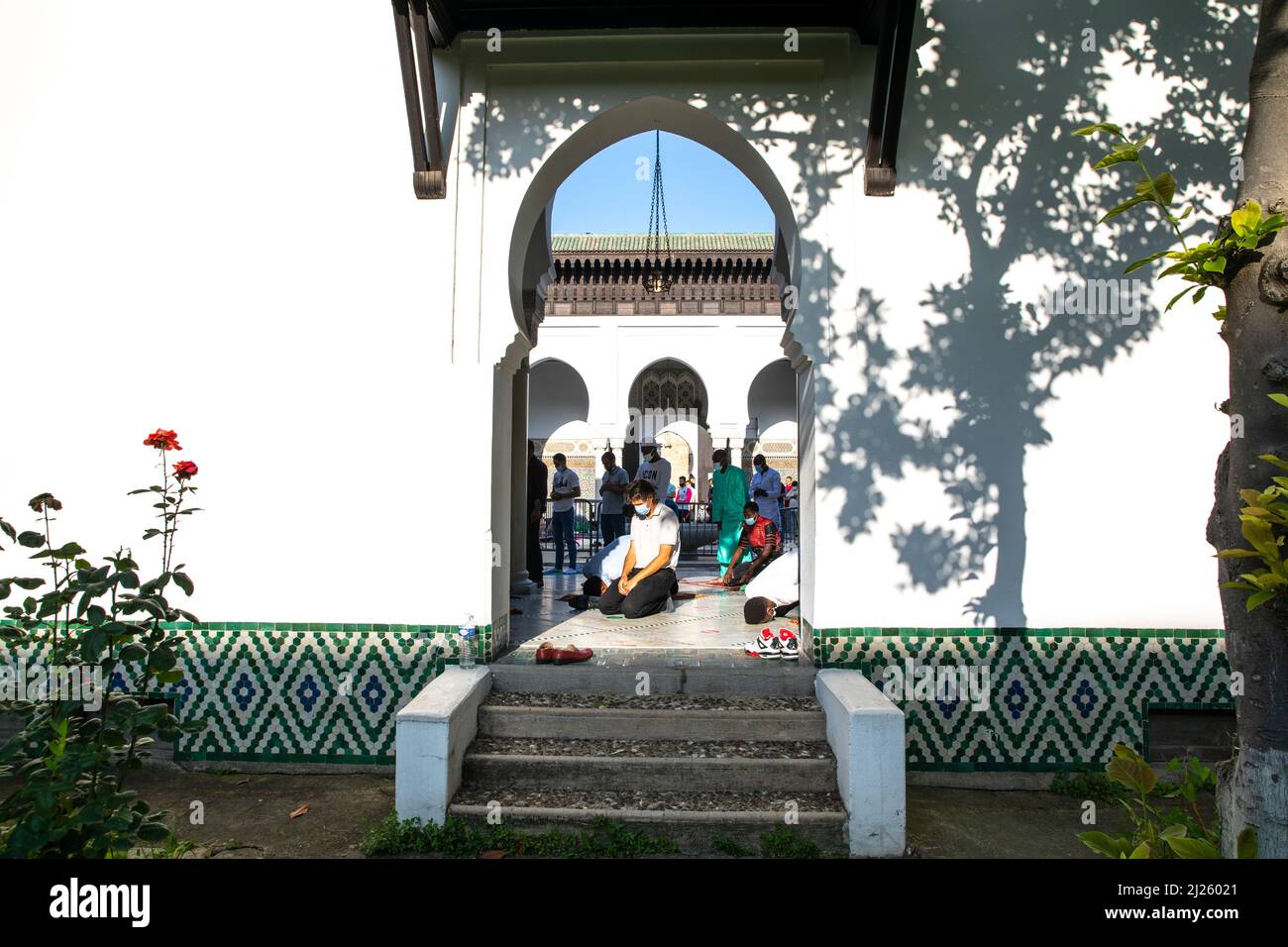 Eid prayer in the Paris Great Mosque, France Stock Photo - Alamy