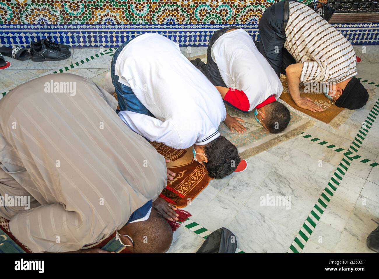 Eid prayer in the Paris Great Mosque, France Stock Photo - Alamy