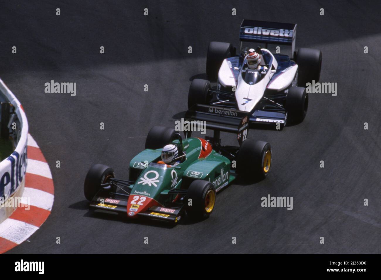 Riccardo Patrese (ITA) Alfa Romeo 185T leads Nelson Piquet (BRA ...