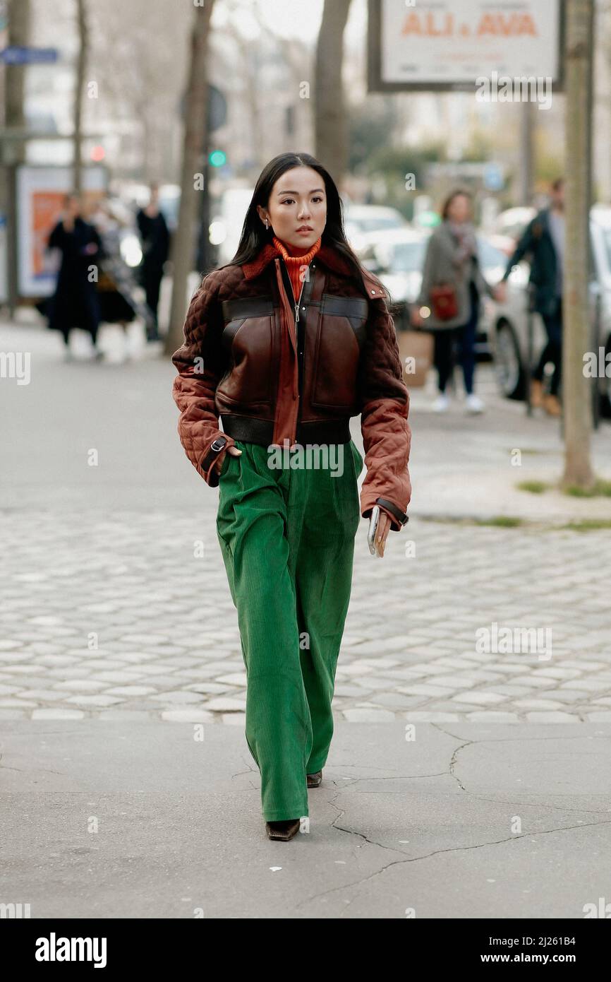 Street style, Yoyo Cao arriving at Hermes Fall-Winter 2022-2023 show ...