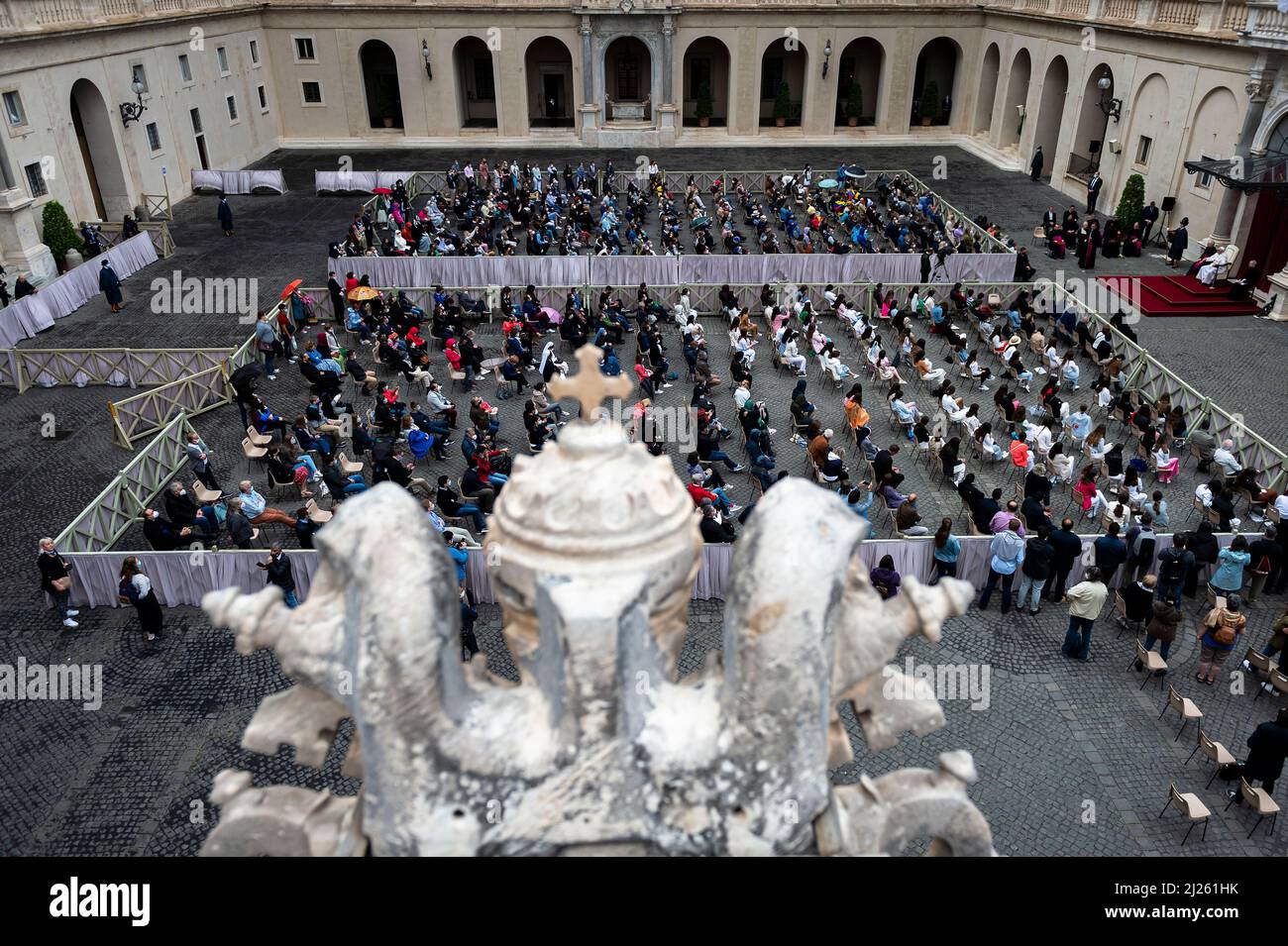 Pope Francis in San Damaso courtyard in the Vatican for his weekly ...