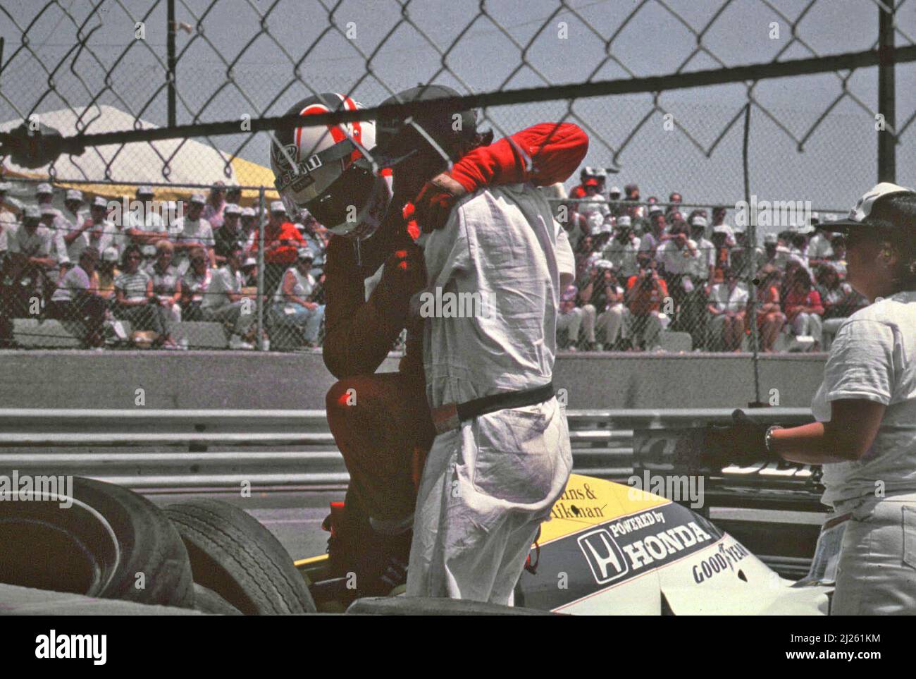 Nigel Mansell (GBR) Williams FW 10 Honda after crash during race Stock ...