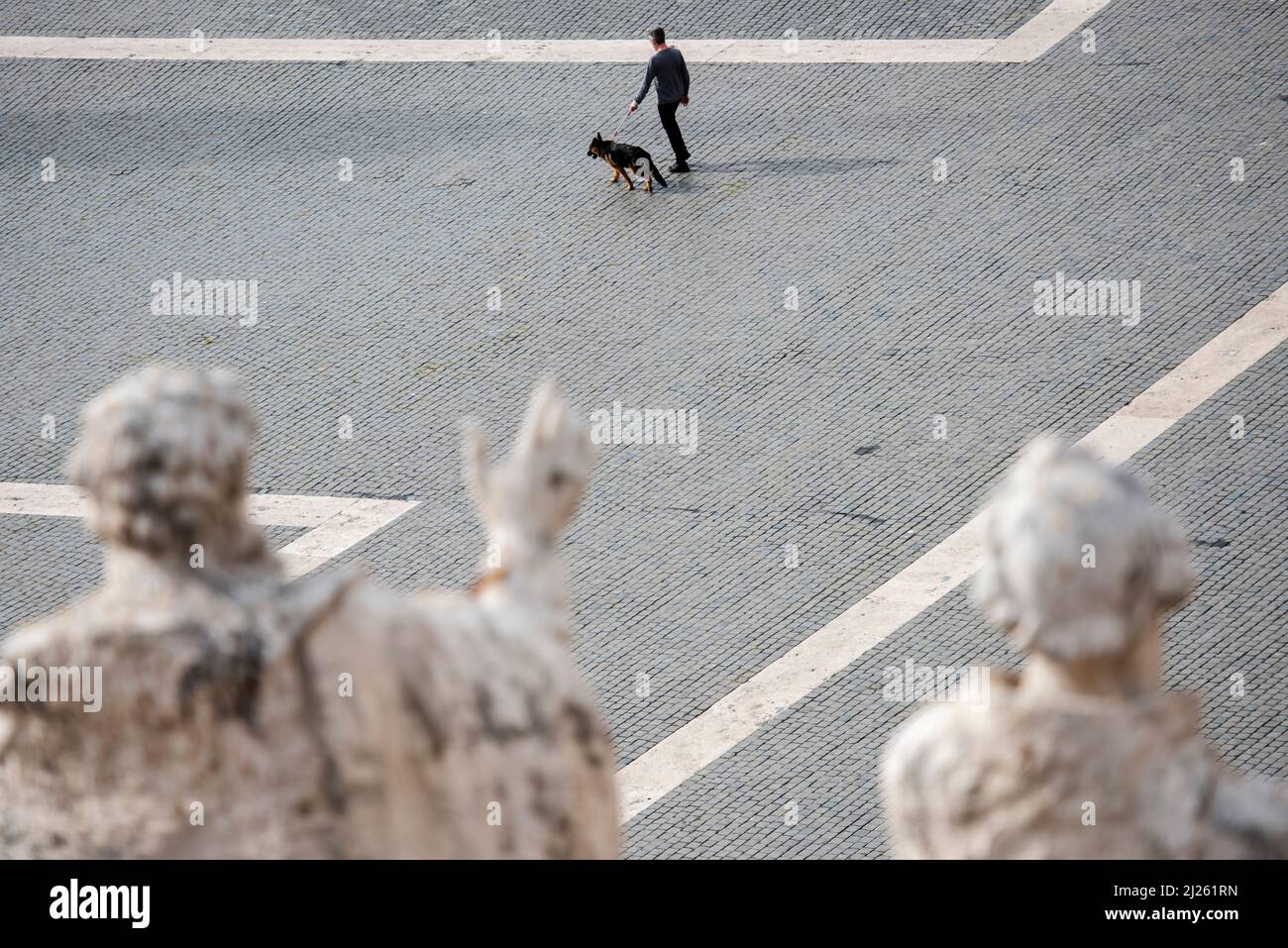 Empty piazza san pietro in the vatican hi-res stock photography and ...