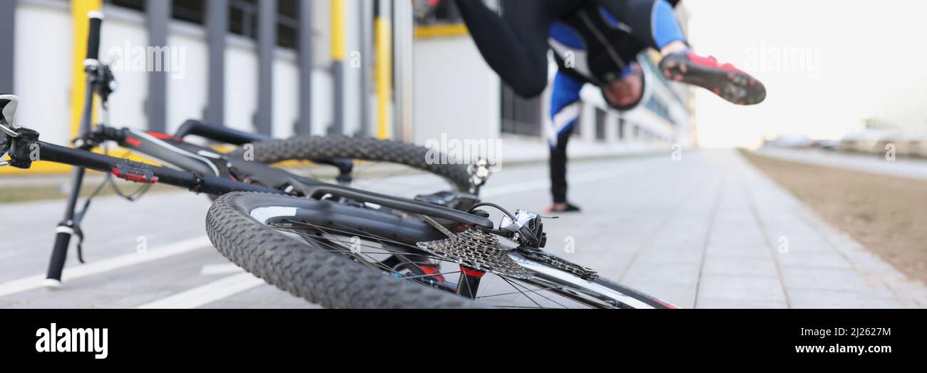 Bike race crash falling hi-res stock photography and images - Alamy