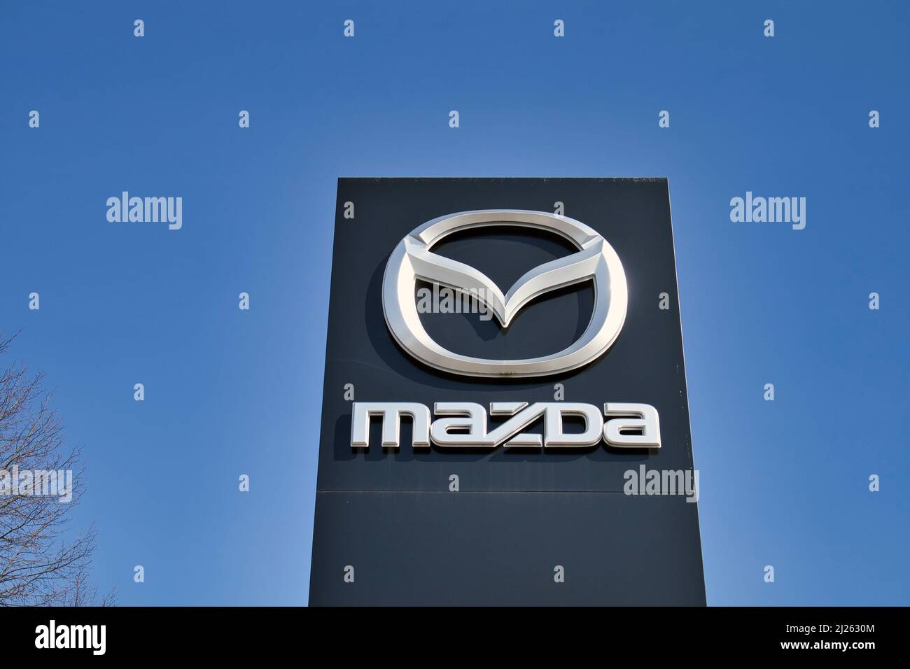 Mazda car ad hi-res stock photography and images - Alamy