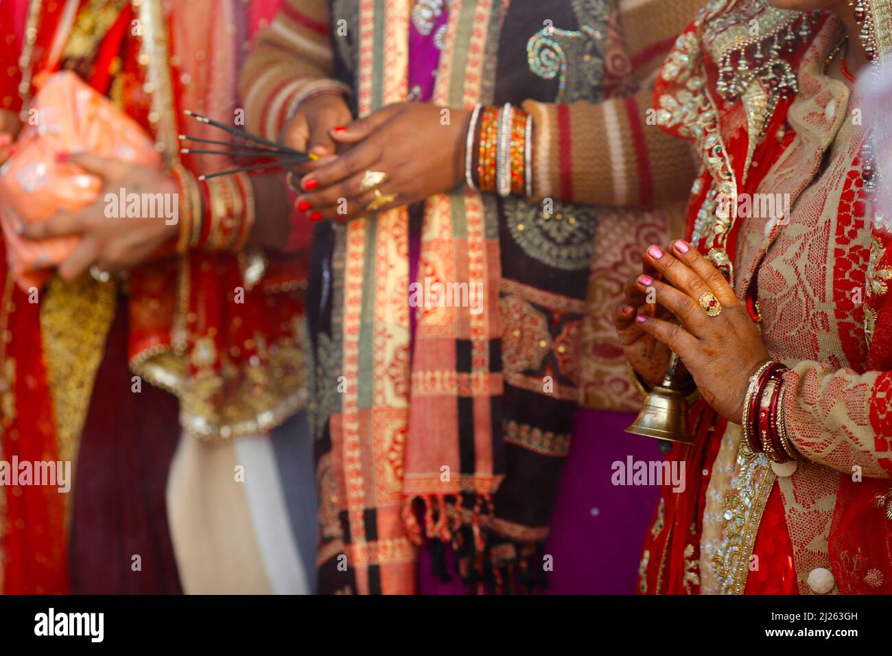 Ceremony or puja at hindu pilgrimage site Pashupatinath Stock Photo - Alamy