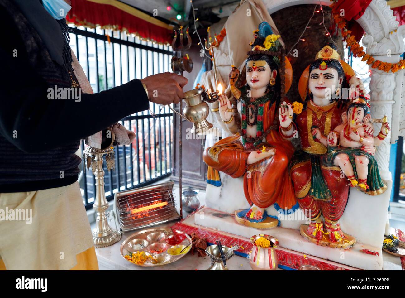Lord Shiva And His Wife Parvati High Resolution Stock Photography and ...
