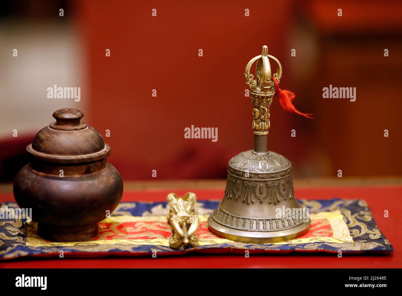 Ritual attributes of Buddhism, vajra and bell ( ghanta Stock Photo - Alamy