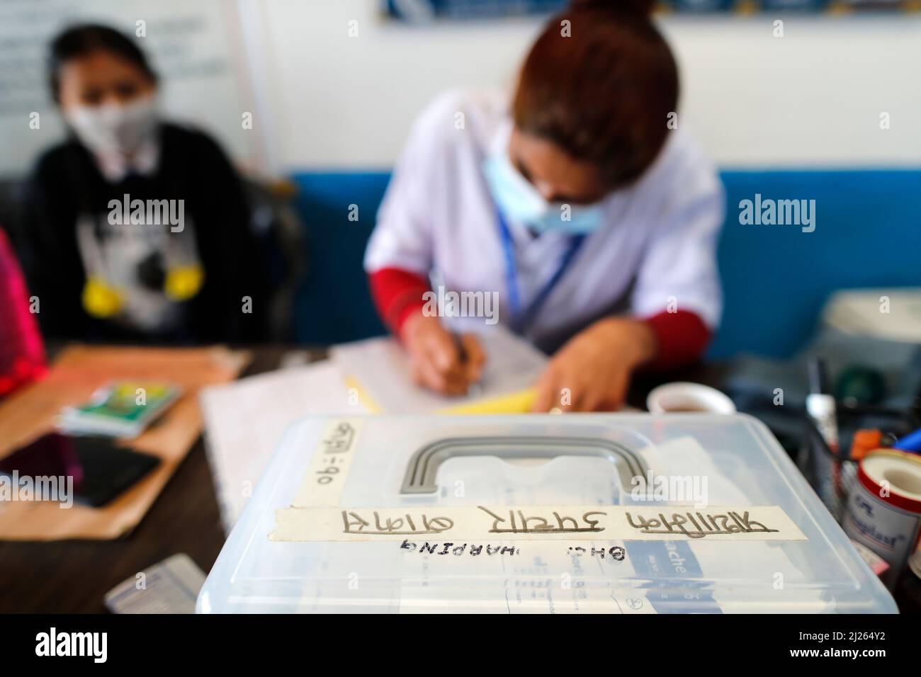 Infirmary in a primary school. Nurse giving medical consultation Stock ...