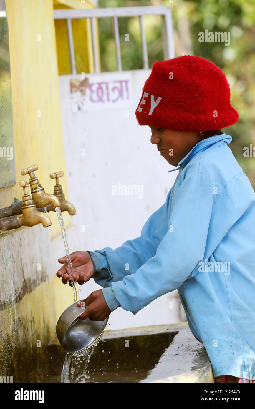 Medecine school child hi-res stock photography and images - Alamy