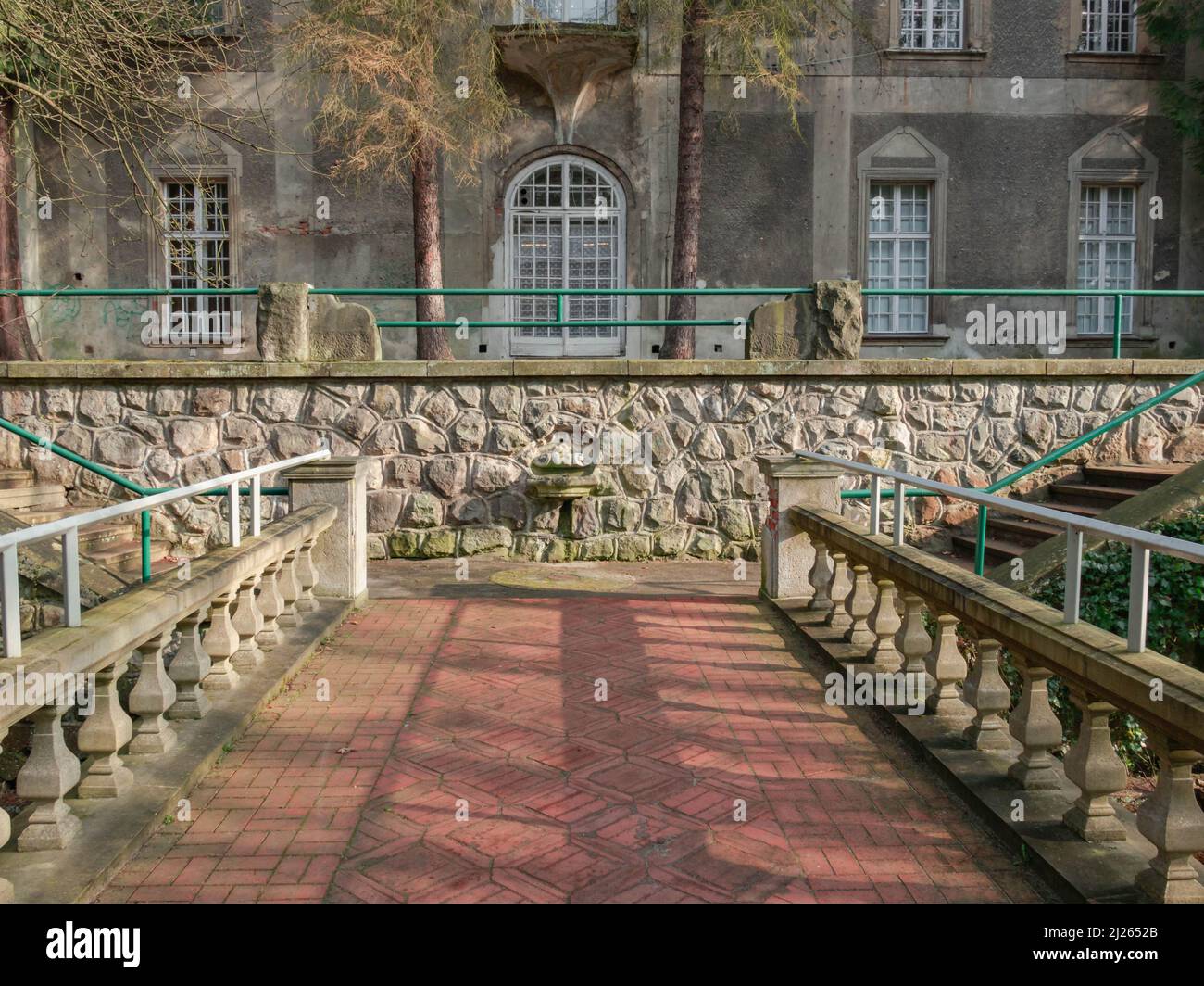 Brick footbridge hi-res stock photography and images - Alamy