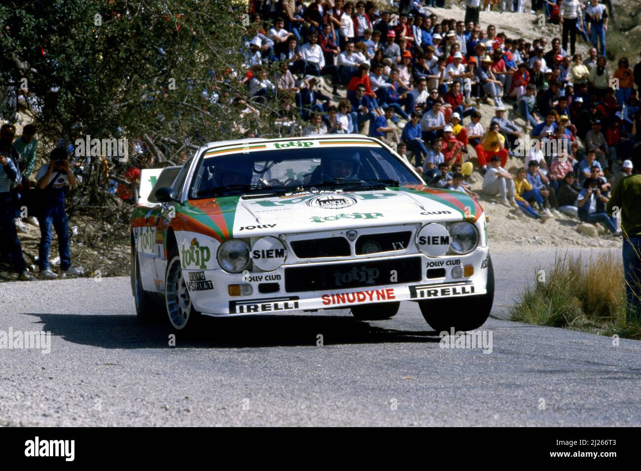Dario Cerrato (ITA) Giuseppe Geppi Cerri (ITA) Lancia Rally 037 GrB ...