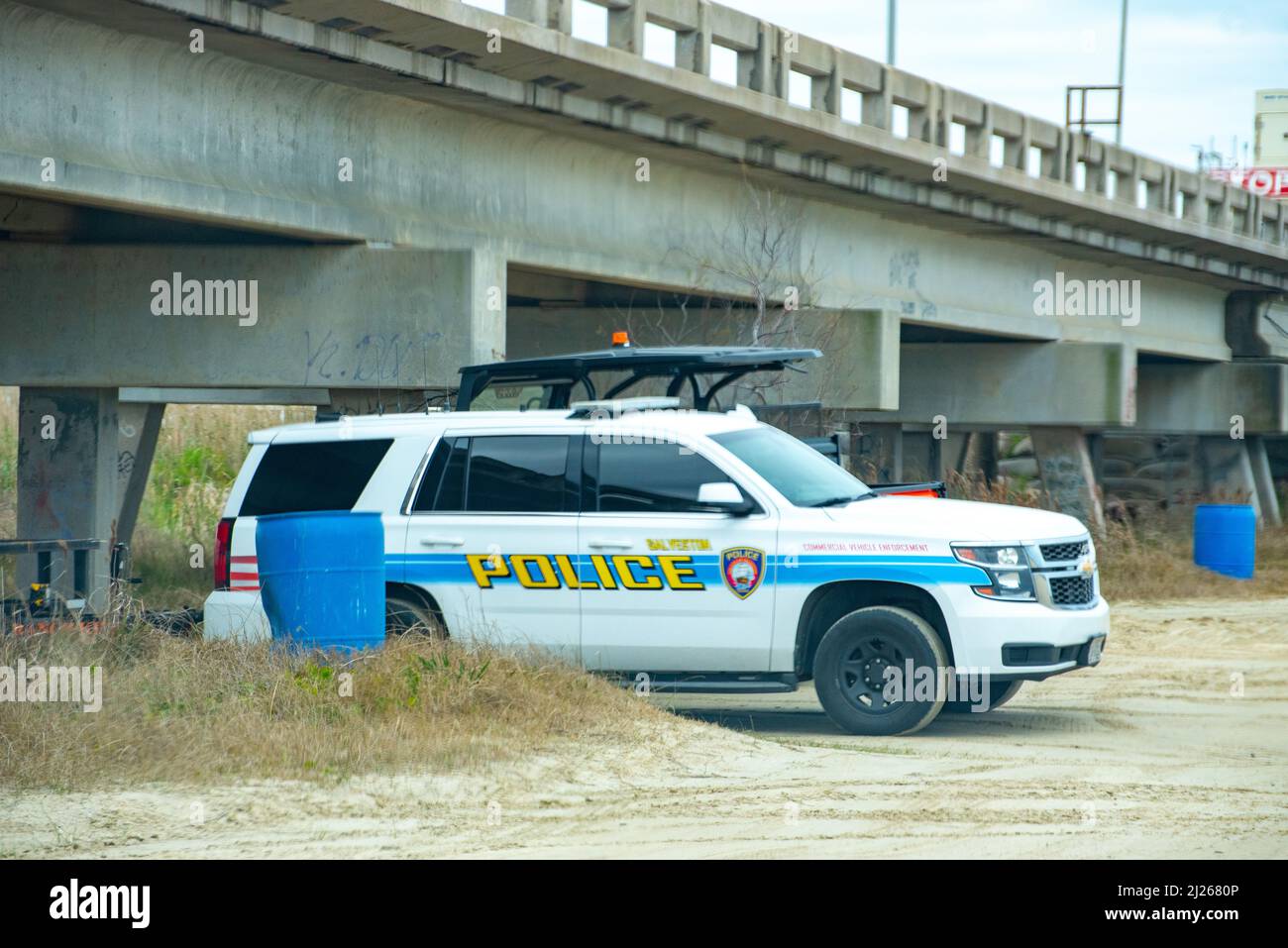 A police Nissan Patrol vehicle Stock Photo - Alamy