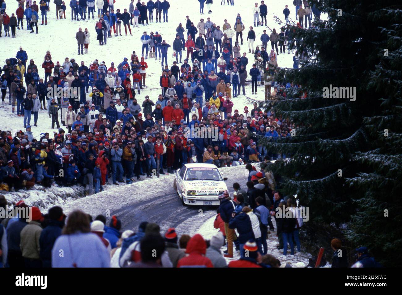 Auguste Tchine Turiani (MC) Pierre Gandolfo (FRA) Opel Manta 400 GrB ...