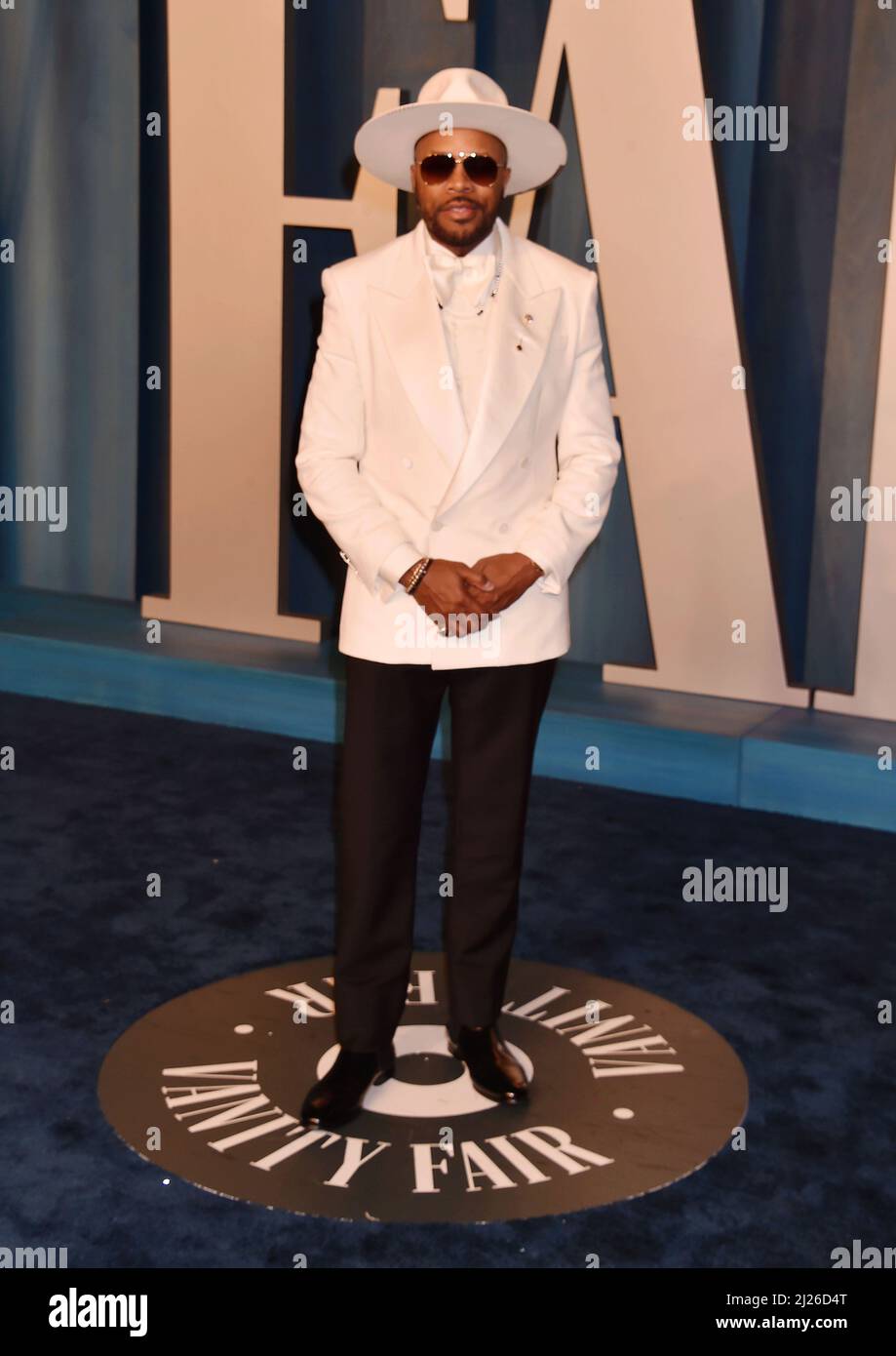 BEVERLY HILLS, CA - MARCH 27: D-Nice attends the 2022 Vanity Fair Oscar ...