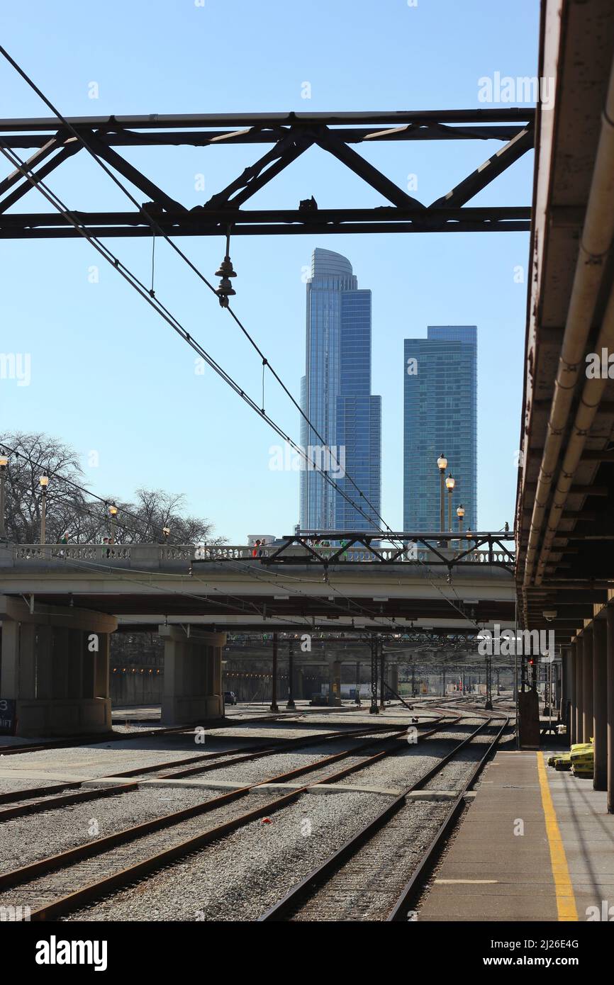 The old train tracks heading down to the south side of Chicago with ...