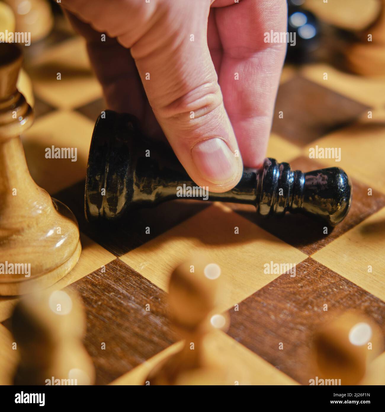 Battle chessboard old man hi-res stock photography and images - Alamy