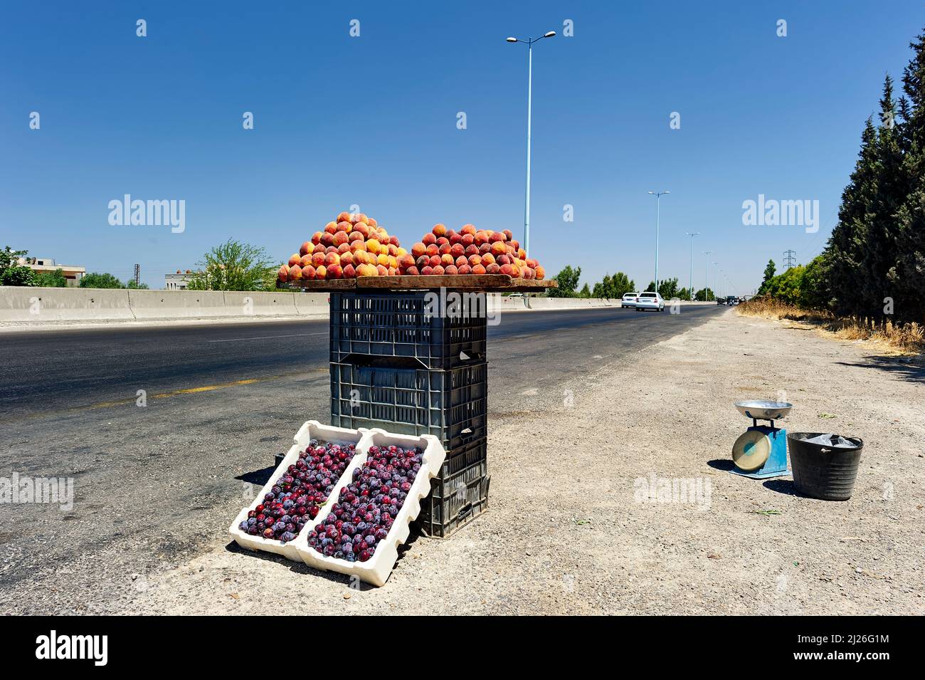Sale of fruit hi-res stock photography and images - Alamy