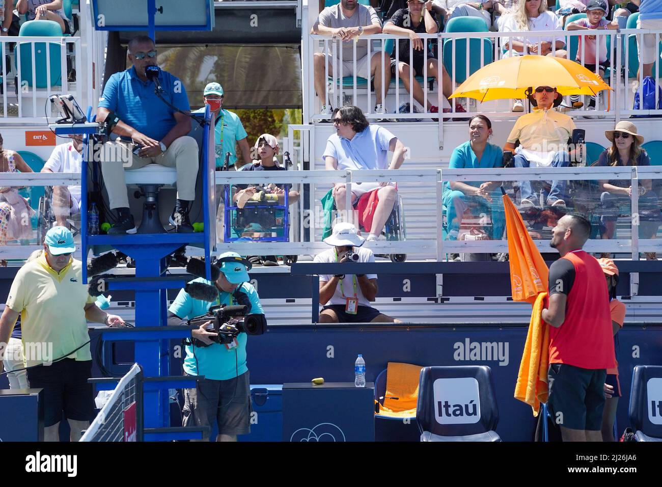Miami open 2022 umpire hi-res stock photography and images - Alamy