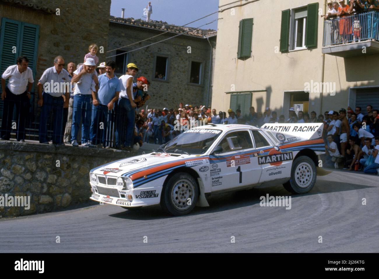 Henri Toivonen (FIN) Juha Piironen (FIN) Lancia Rally 037 GrB Lancia ...